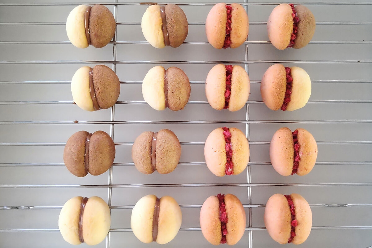 バーチ・ディ・ダーマとは？ チョコを挟んだサクほろクッキー♫ 3色のバーチ・ディ・ダーマのレシピをご紹介 | 富澤商店 Column