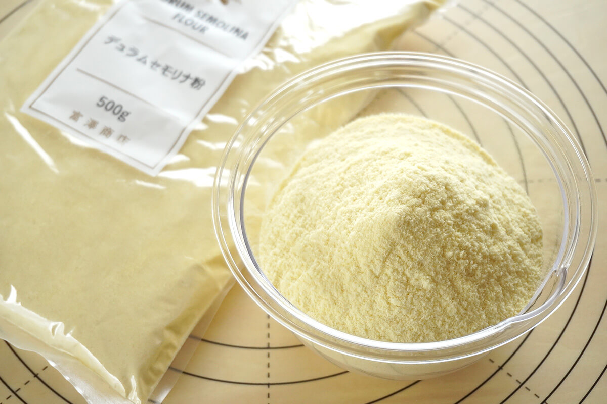 初心者でも簡単！セモリナ粉で作る、もちもち手打ちパスタの作り方 | 富澤商店 Column